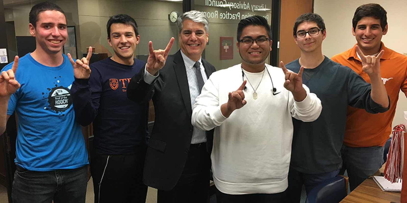 Surviving Finals with UT Snapchat and President Fenves - UT Austin News ...