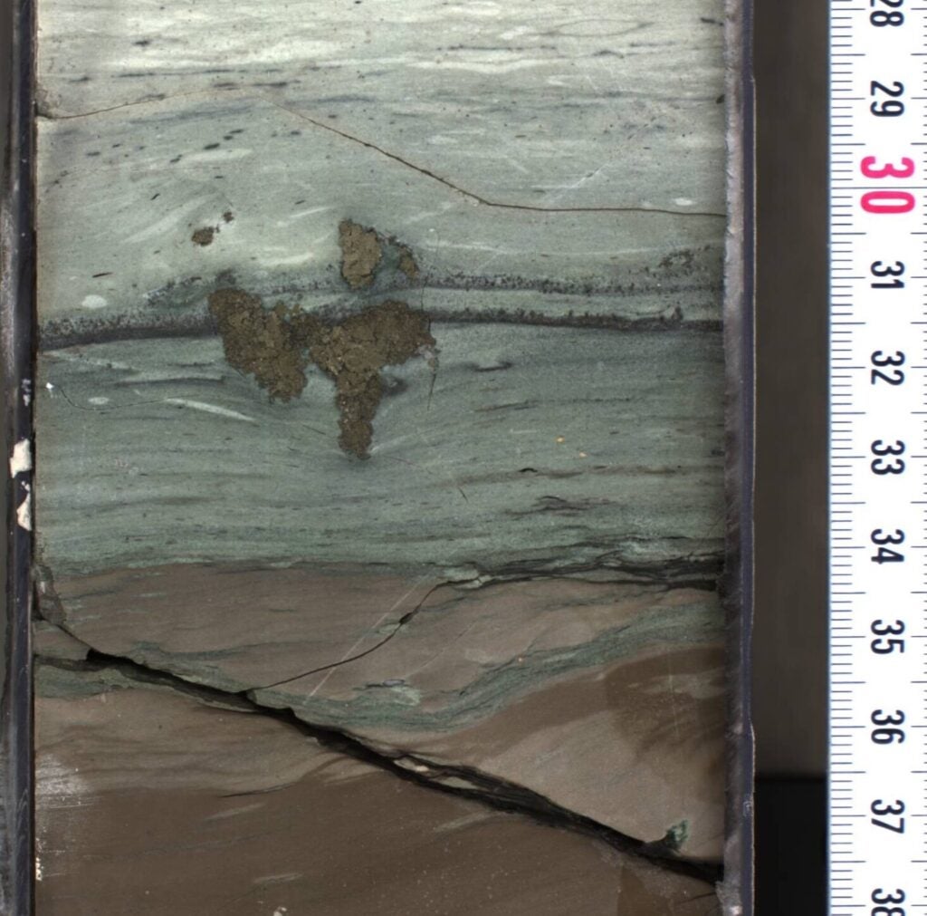 Asteroid Dust Found in Crater Closes Case of Dinosaur Extinction - UT Austin News - The ...