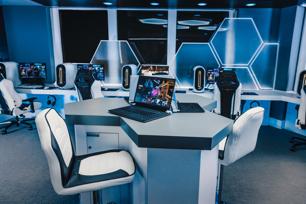 Alienware Longhorn Esports Lounge Launches in UT-Dell Partnership - UT ...