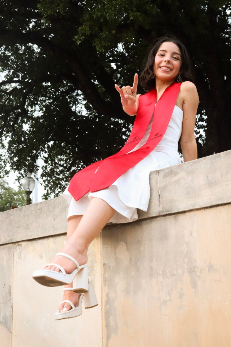 Finding Your Perfect Photo Backdrop on the Forty Acres - UT Austin News ...
